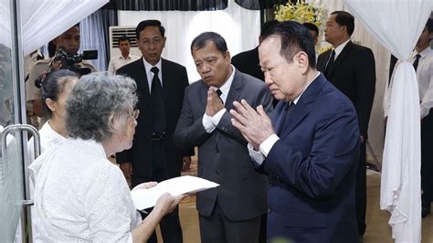 លោក អ៊ុំ សារឹទ្ធ ដឹកនាំគណៈប្រតិភូអគ្គលេខាធិការដ្ឋានព្រឹទ្ធសភា អញ្ជើញគោរពវិញ្ញាណក្ខនសព លោក សួន