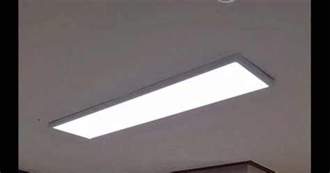 Led 엣지 방 조명 꺼지고 깜빡임 몇 분 간격 반복 숨고 숨은고수