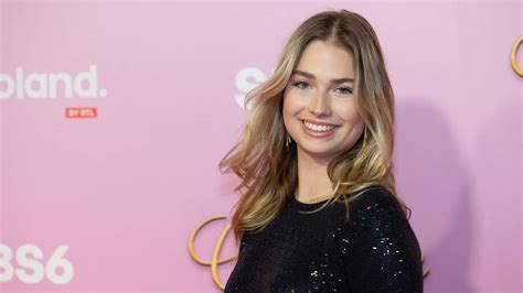 Debuutalbum Roxy Dekker Behaalt Diamanten Status Na Miljoen Streams