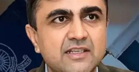 Abhishek Prakash Ias Suspension News मुख्यमंत्री योगींच्या खास Ias अधिकाऱ्याचे निलंबन कोण