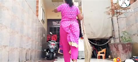 Meri Gaand Me Salwar Fasti Ha Home