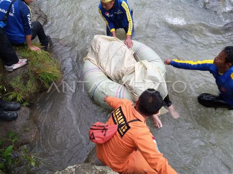 Bus Masuk Jurang Di Pagaralam Antara Foto