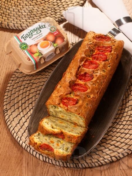 Зеленчуков хляб с броколи кисели краставички морков царевица чери