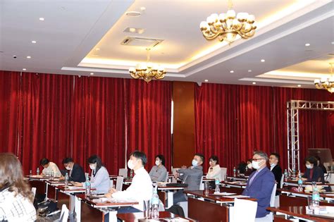 ҮНДЭСНИЙ ХӨГЖЛИЙН ЦОГЦ ТӨЛӨВЛӨГӨӨ БОЛОВСРУУЛАХ ТӨСЛИЙН ХААЛТЫН СЕМИНАР ЦАХИМААР БОЛЖ БАЙНА