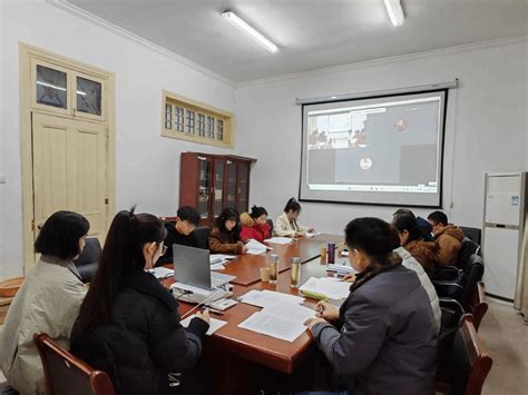 语言学及应用语言学、汉语言文字学举行2022级硕士研究生开题报告会 人文学院