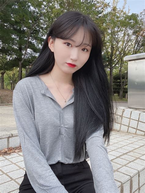 주문폭주데일리템 찰랑찰랑 베이직 단추 브이넥 기본티셔츠 에이블리