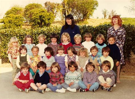Photo De Classe Deuxième Maternelle De 1981 Ecole Frédéric Mistral