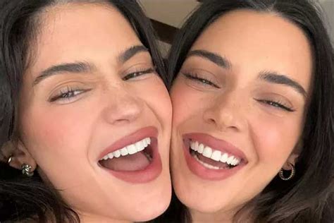 کایلی جنر تصاویر روز ناز را با خواهرش کندال به اشتراک می گذارد آکس مگ