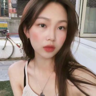 女生成熟有气质头像高清好看的真人头像女生成熟有气质图片34张女生头像头像库
