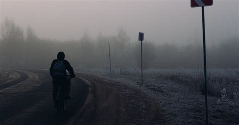 Can You Ride A Road Bike On Grass Bikinguniverse