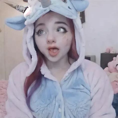 A Girl Receiving A Massive Facial Cumshot From Multiple Dick Ai