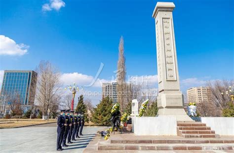 新疆博州清明祭英烈 人民图片网
