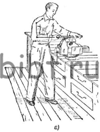 Слесарный верстак.