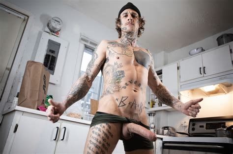 Pissing Gay Porn Bo Taking A Piss