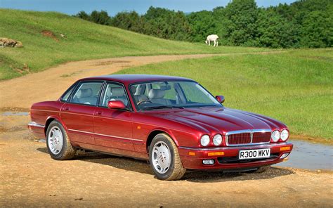 Jaguar Xj X300 Model Guide Prestige And Performance Car