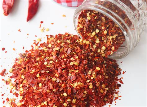 Red Pepper Flakes Vs Chili Flakes Whats The Difference Oh Snap