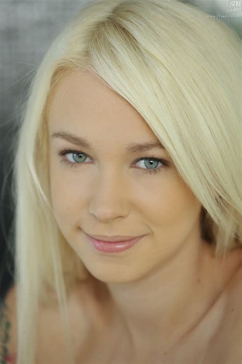 Busty Blonde Babe Arteya Plays With Her Favorite Sex Toy Milf Fox