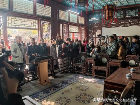 俞敏洪董宇辉打卡河北正定隆兴寺，带领观众感受“古城古韵、自在正定”