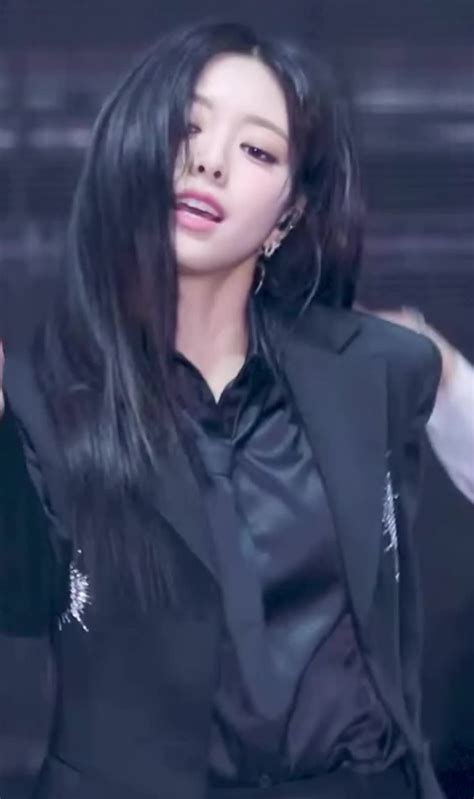 Itzy Yuna Kpop Nsfw