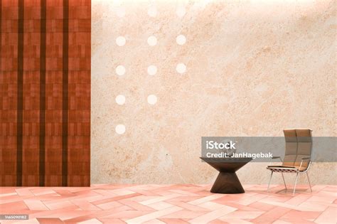 나무 커피 테이블과 의자 빈 벽과 원형 벽 조명이 있는 현대적인 거실 인테리어 0명에 대한 스톡 사진 및 기타 이미지 0명