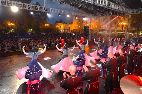 ოზურგეთის გამოჩენილი ლოტბარის საზოგადო მოღვაწის საქართველოს სახალხო არტისტის სახელმწიფო და