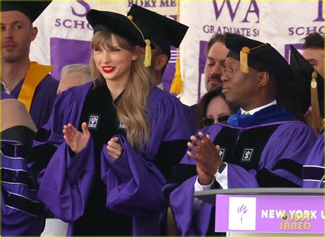Taylor Swift Earns Her Doctorate From Nyu Delivers Commencement