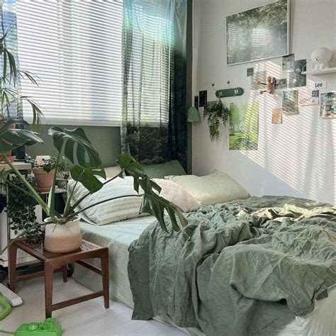 유진이의 사부작 집꾸미기 Homedecor On Instagram Lazyday 🌿 우중충하지만 바람이 시원한 오늘 잠깐 들어온 햇빛에 후다닥 찍어봤어요 초록색 방