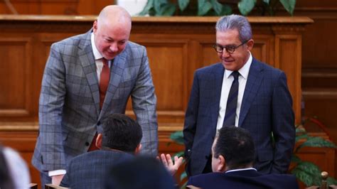 На първо четене Парламентът удължи бюджета с гласовете на ГЕРБ ДПС БСП и Български възход