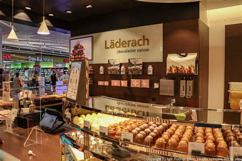 Зашел в магазин шоколада в Швейцарии Смотрим цены и хватаемся за сердце Путешествия по