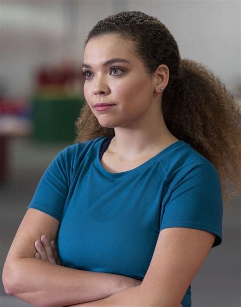 Piper Cobra Kai Netflix Actrices Miguel Diaz Fotos De Perfil