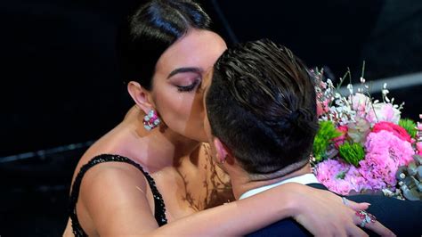 Georgina Despeja Por Fin Los Rumores De Crisis Con Cristiano De Una