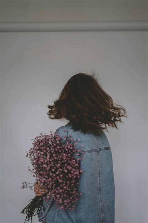 Идеи фото с цветами Фотосессия Фотографии автопортрета Фотография