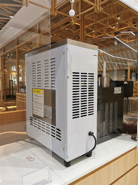 👍👍👍ส่งมอบแล้วค่ะ 👍👍👍 👉เครื่อง ทำไอศกรีม ซอฟ เสิร์ฟ แบบ 1 หัวจ่าย 👉กำลังการผลิตแบบ 18 ลิตร