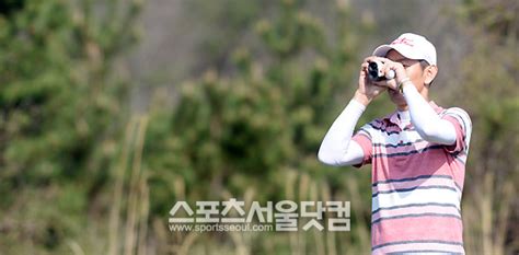 Ss포토 김창렬 멀리~ 보는 중 포토 기사 더팩트