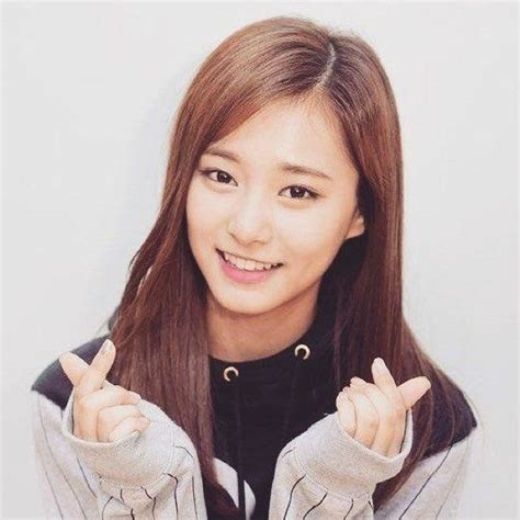 Tzuyu Old Photo Lee Know Girl Version Predebut Tzuyu Finger Heart Kpop