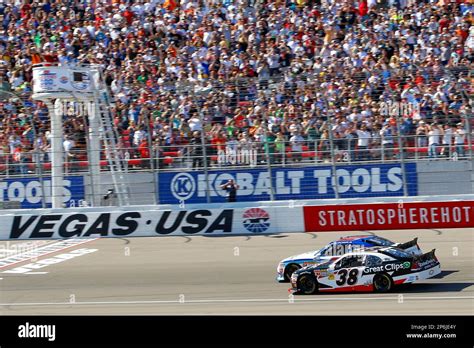 Kasey Kahne 38 And Elliott Sadler 2 During Saturdays Nascar