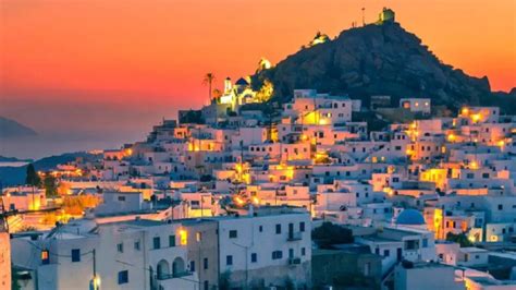 Ίος Το νησί με τις καλύτερες παραλίες για τους Ιταλούς Ιδανική για ζευγάρια σύμφωνα με τους