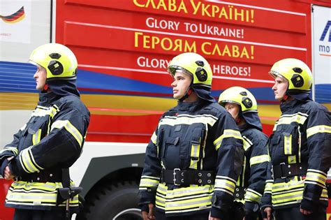 Кличко передав рятувальникам ще один найсучасніший пожежний автомобіль Вечірній Київ