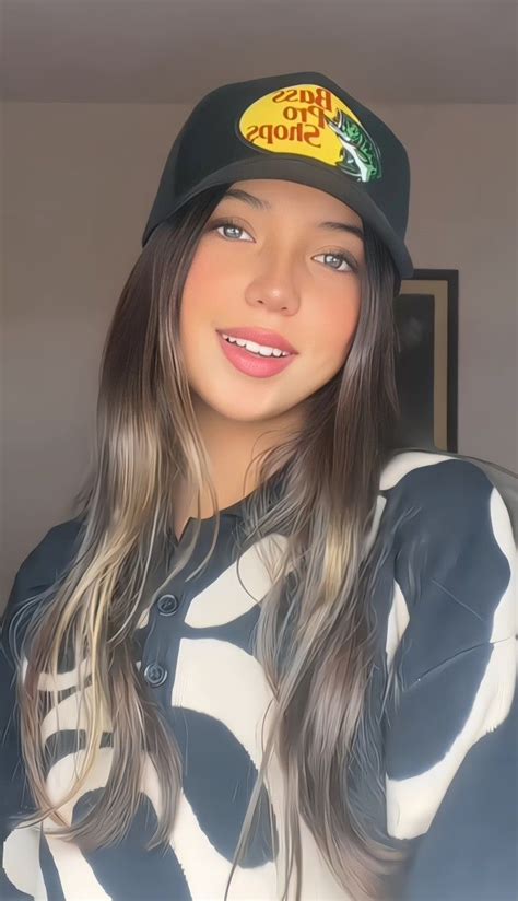 Paula Cam Messi Argentina Poses Esthetics Allison Coquette Youtubers Paula Tony Disney