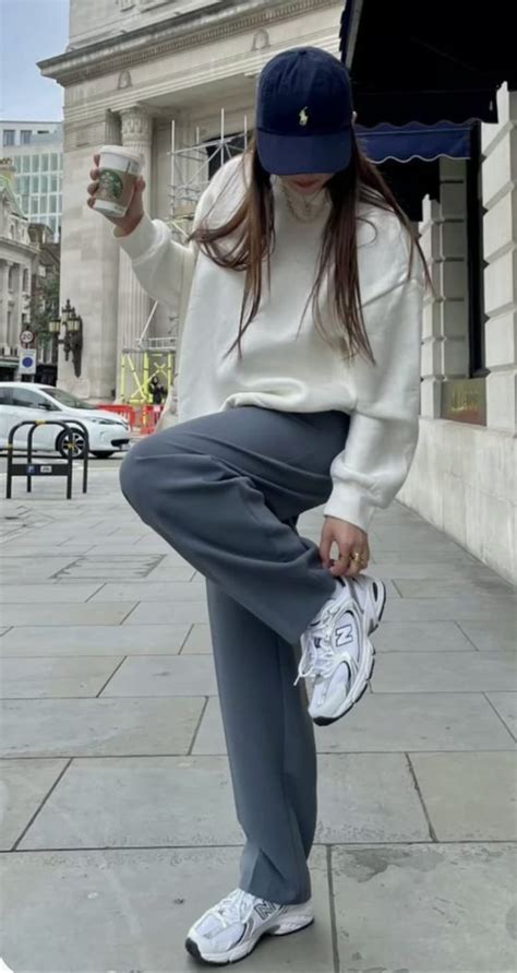 Наймодніші моделі кросівок які обовязково варто придбати цієї весни