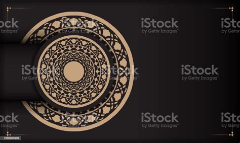 고급 빈티지 장식품과 텍스트와 로고를위한 장소와 검은 배경 그리스 장식품이 있는 인쇄식 엽서 디자인 0명에 대한 스톡 벡터 아트