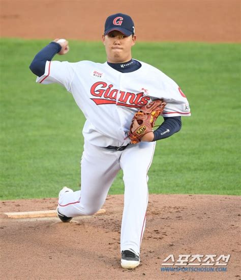 부산 Live 6⅔이닝 무실점 서준원 인생투 데뷔 후 최다 이닝 달성 네이트 스포츠