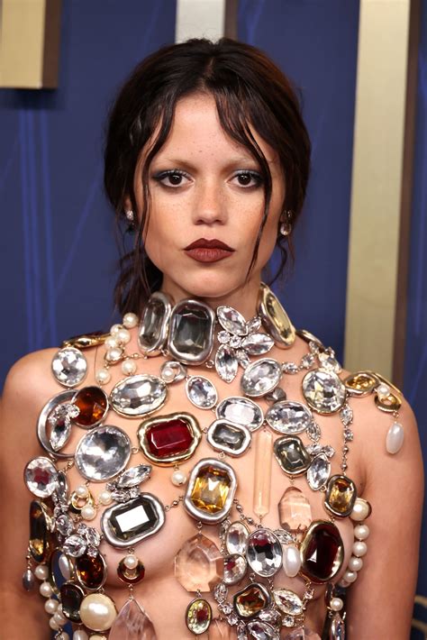 Stand Out Jewellery At The 2025 Emmy Awards Layalina Privee