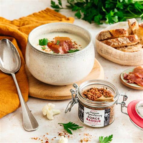 Fleur De Sel Au Piment Despelette Force Basque Maison Arostéguy