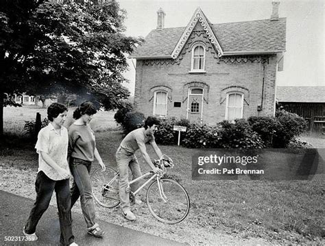 Bruce Brennan Photos And Premium High Res Pictures Getty Images