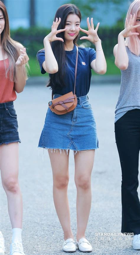10 Times Itzys Lia Made Fans Fall For Her In Her Gorgeous Casual Fashion Koreaboo