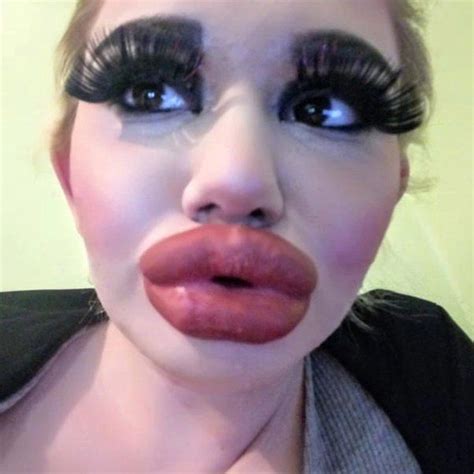 Pin By Nicole Vaisman On Body Inspiration Beautiful Lips Fake Lips