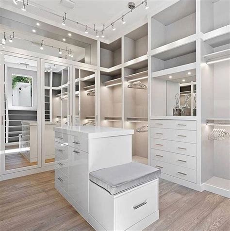 Master Bedroom Design With Walk In Closet Image To U