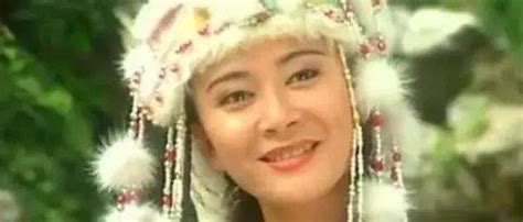 “塞娅公主”罕见晒老公，男方长相撞脸郑伊健，两个女儿颜值高！张恒王挺网友