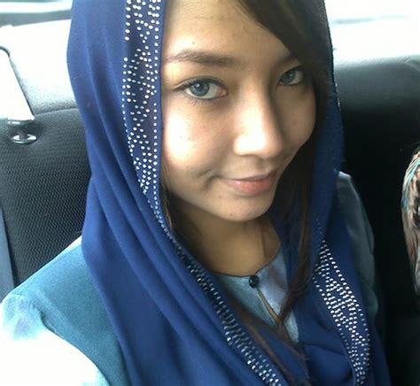 Terjah Awek Cun Awek Cun Bertudung Biru Berjambul Di Depan